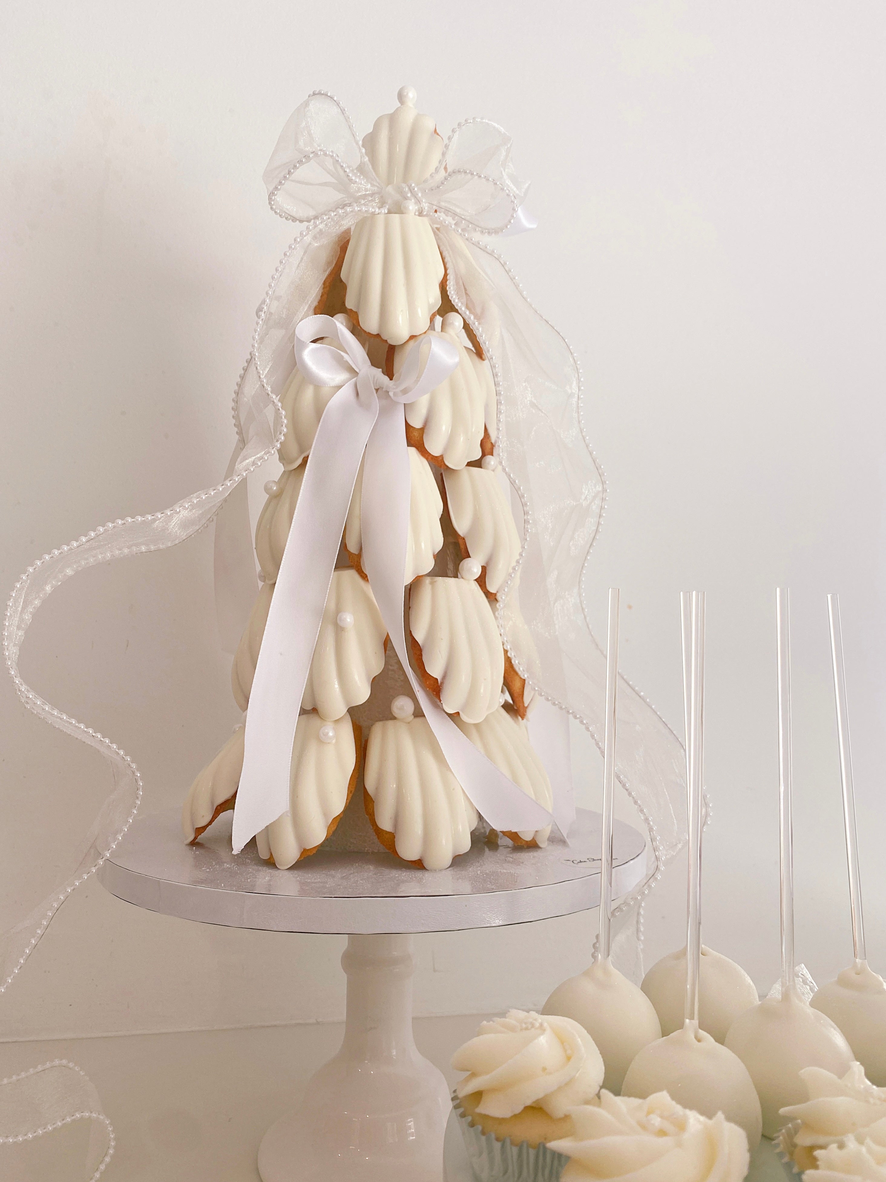 Madeleine Towers – The Cake Shoppe Dream